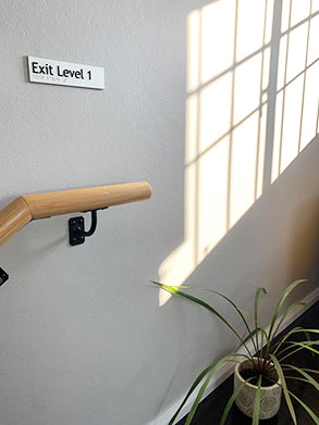 EXIT SIGNS – Bractile